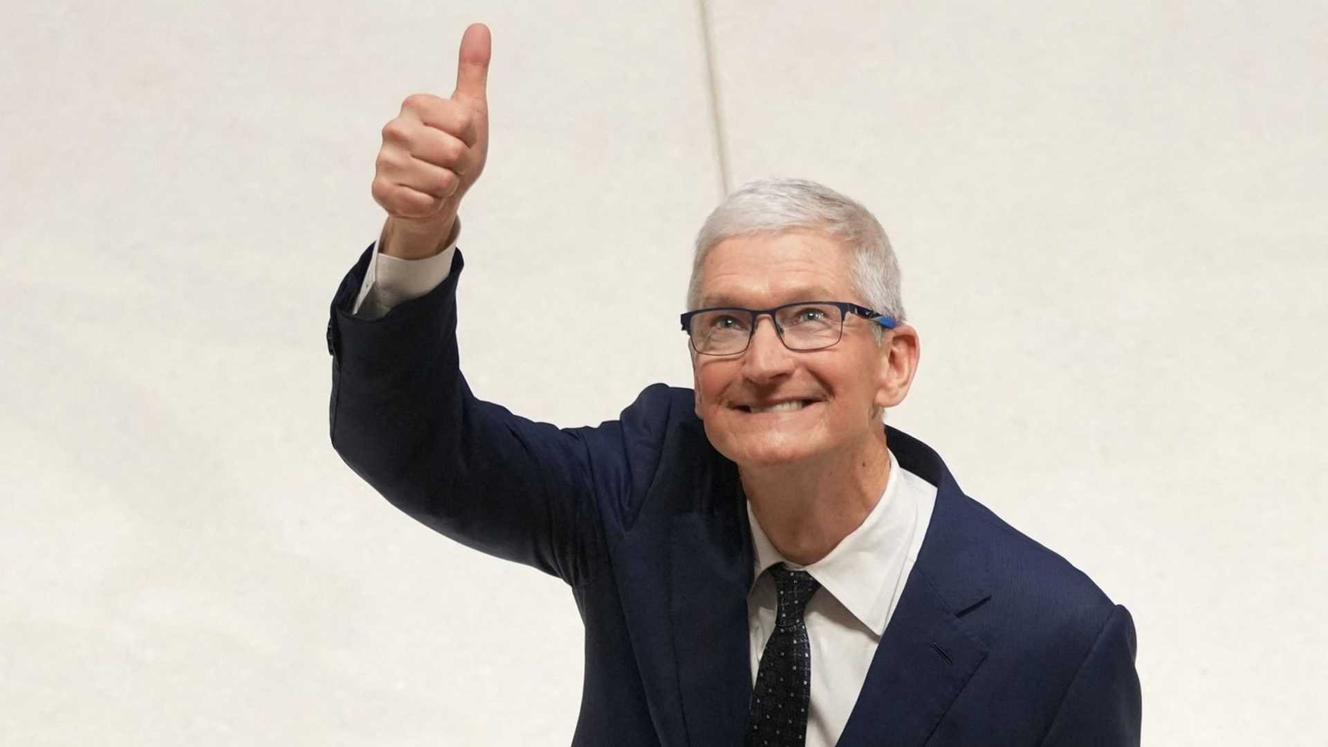 Analyzing Tim Cook's Decision: Apple CEO Donates $1 Million to Trump's ...