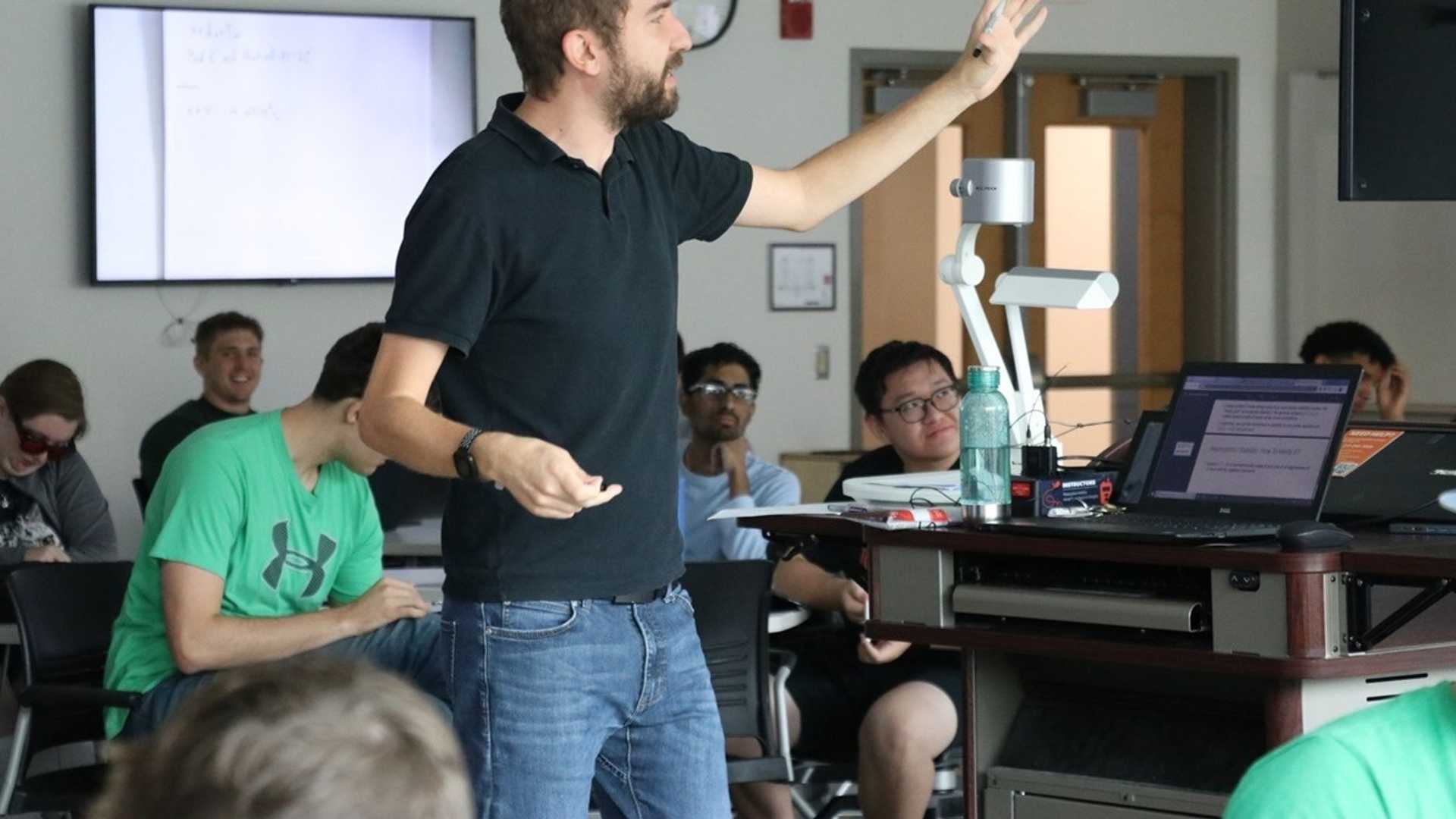 Unveiling ChatGPT's Performance in an Engineering Course - Fusion Chat