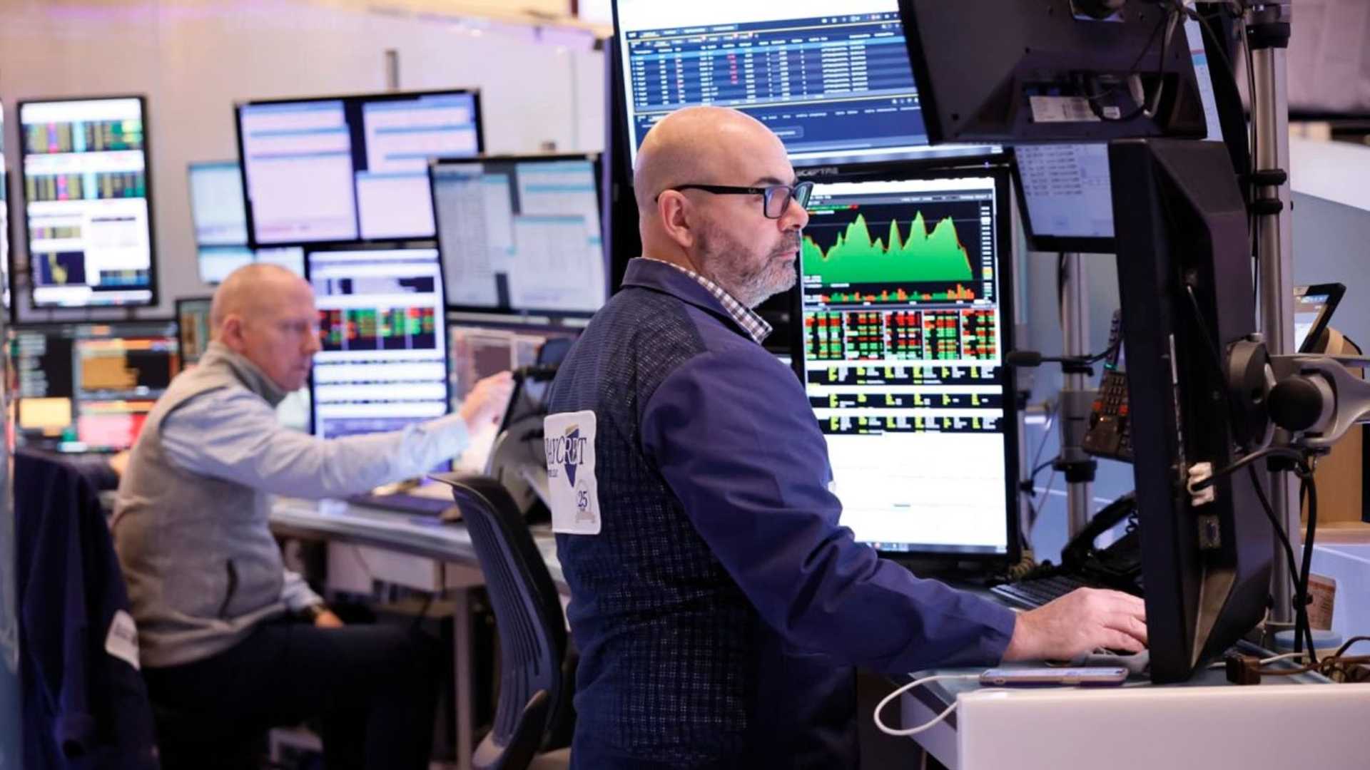 S&P 500 Hits Record High and Retreats: Market Update - Fusion Chat