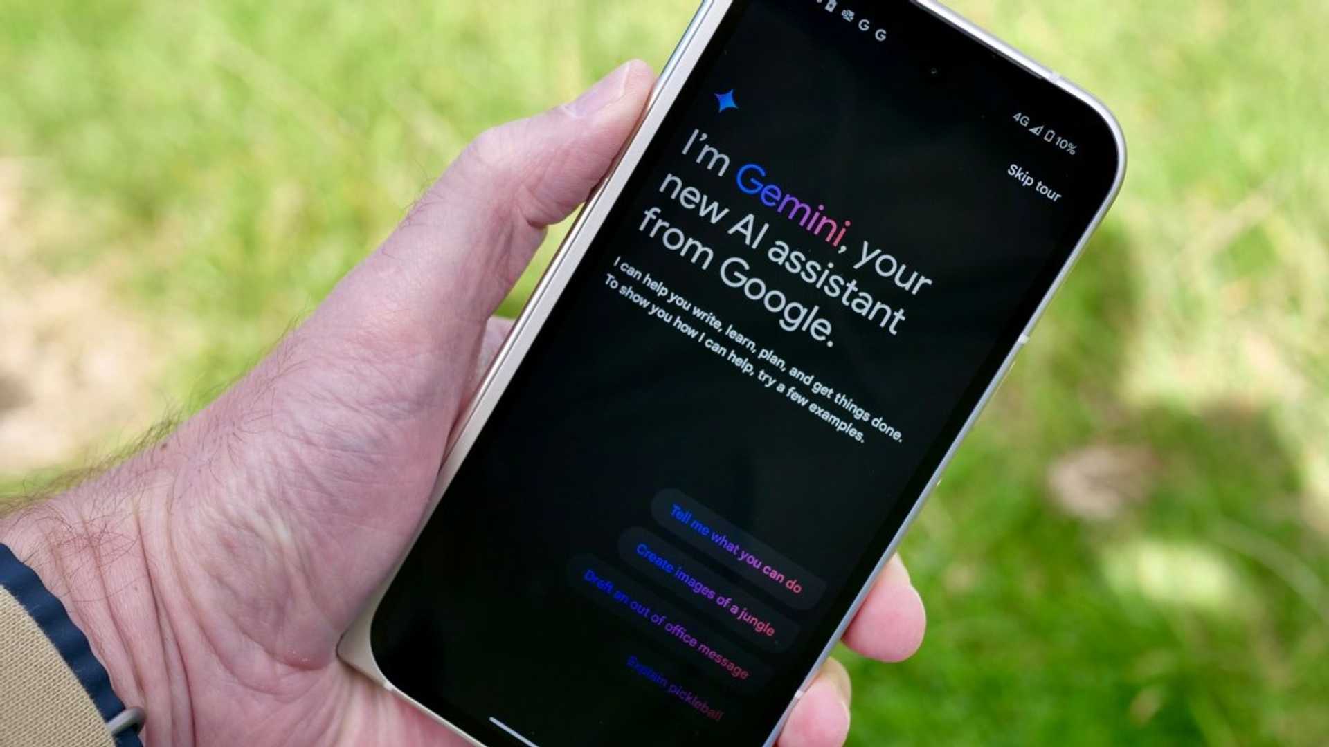 Enhancing User Experience with Gemini's New Feed Feature - Fusion Chat