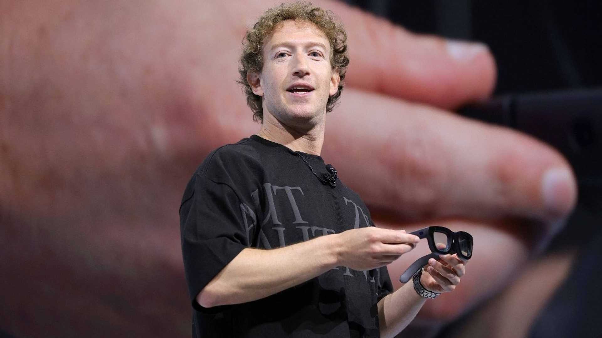 DeepSeek vs. Meta: Analyzing the Future of AI - Fusion Chat