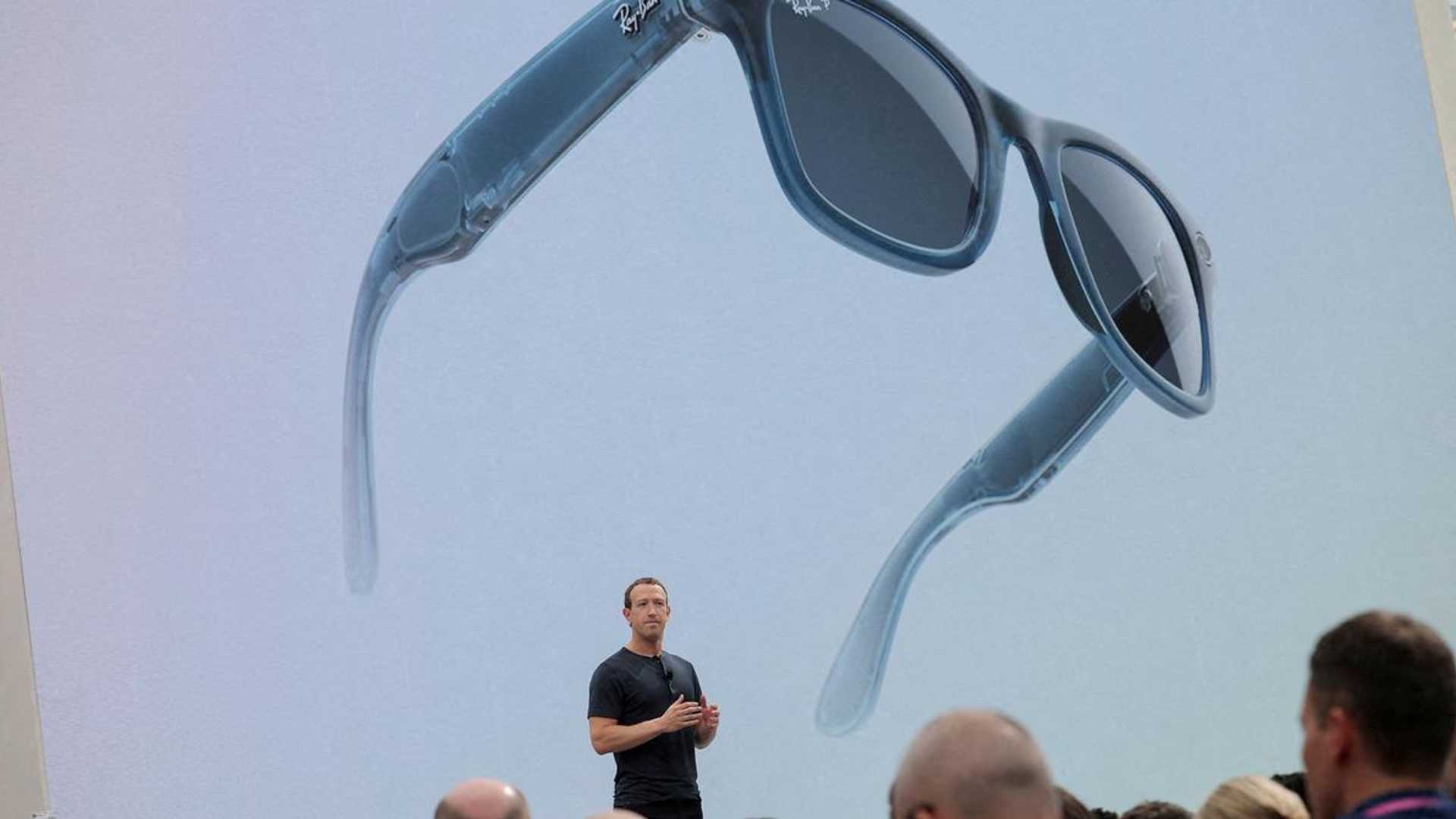Unveiling the Connection Between Ray-Ban Smart Glasses and Meta's AI Training - Fusion Chat