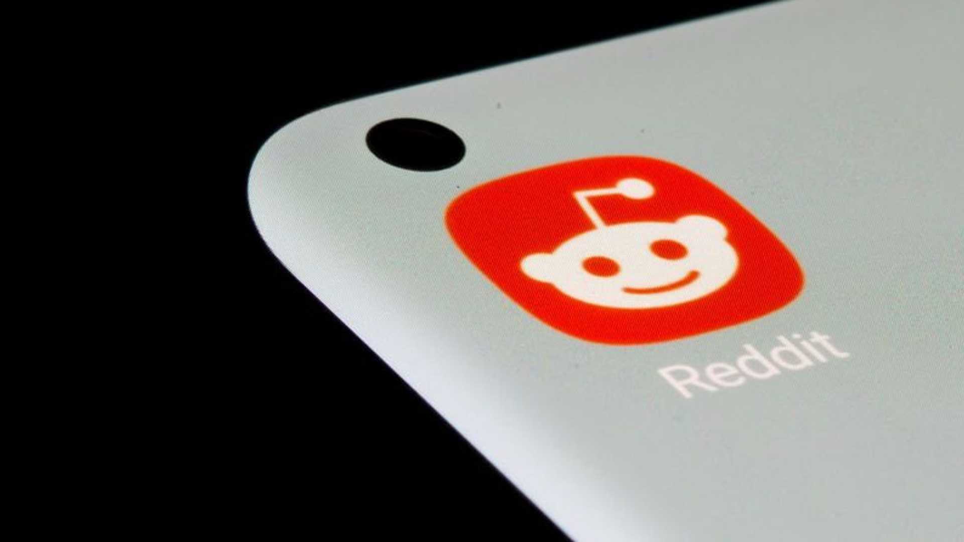 Reddit Partners with OpenAI to Power ChatGPT - Fusion Chat