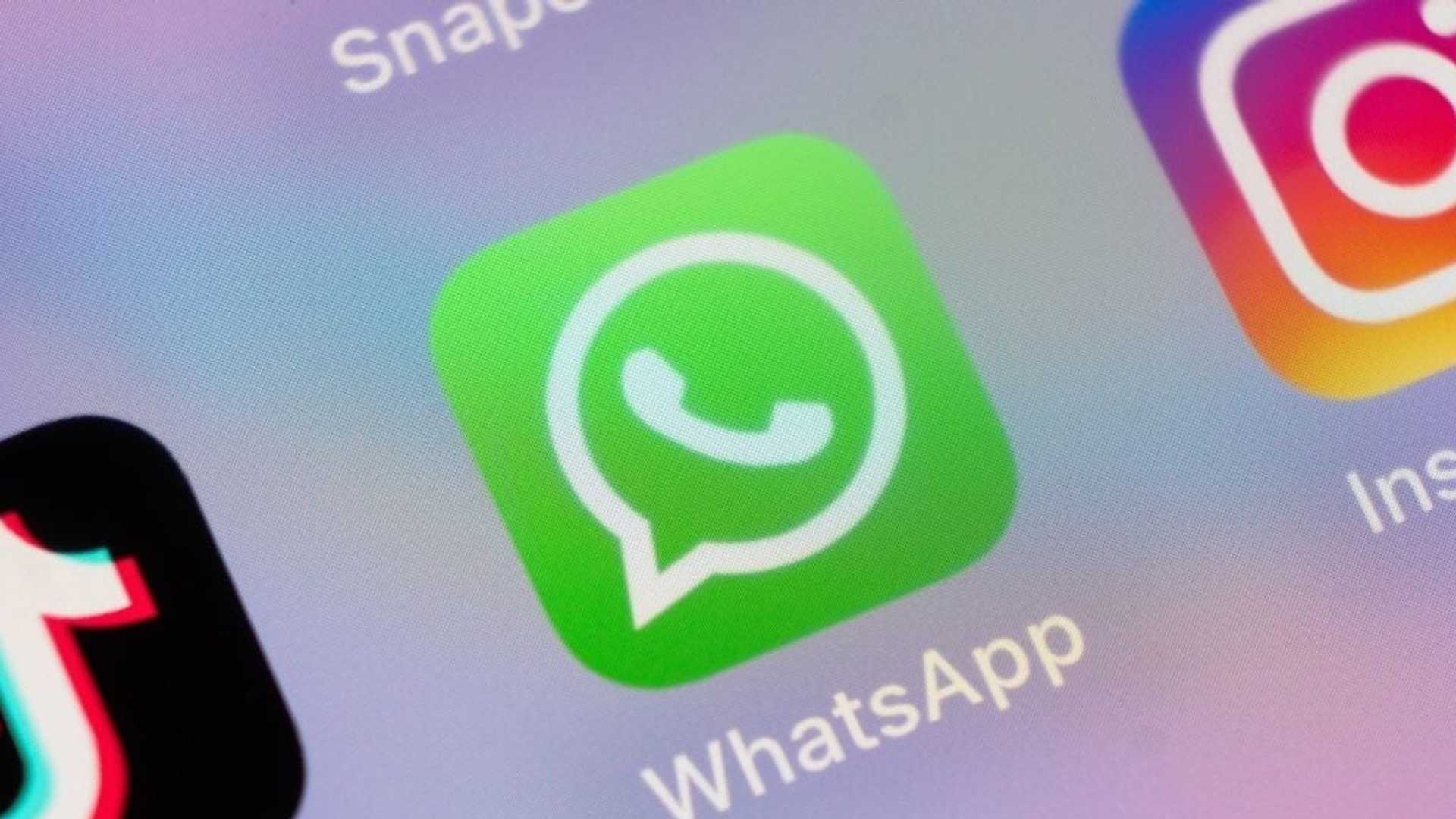 WhatsApp's New AI Feature: Making Message Summaries Smarter - Fusion Chat